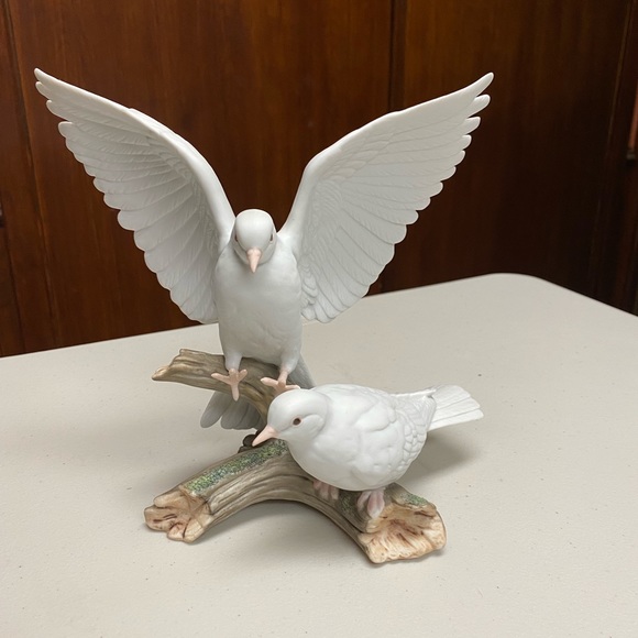 Homco | Accents | Homco Masterpiece Vintage Porcelain Doves Figurine ...